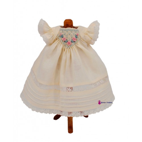 Handgefertigte Puppenmode - Boneka Tradition